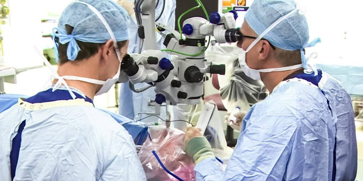 Robot helps in delicate eye operation – a world’s first! | ICT&health ...