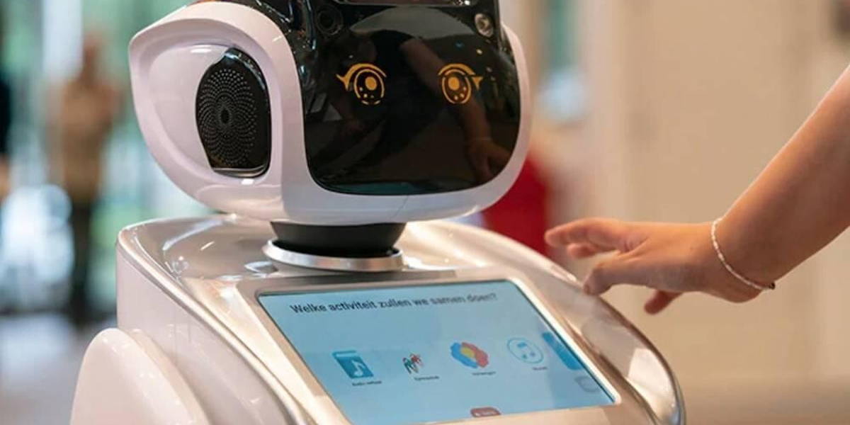 Zorgrobot SARA werkt samen met Sonevo zorgplatform | ICT&health