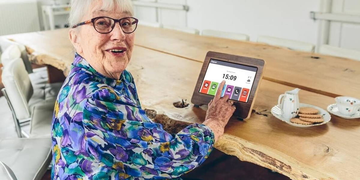 Compaan blijkt effectief bij terugdringen eenzaamheid ouderen | ICT&health