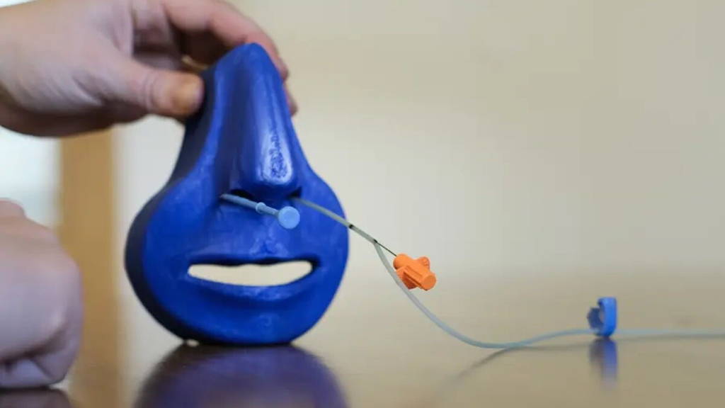 Innovatieve nasal bridle fixeert neusmaagsonde | ICT&health