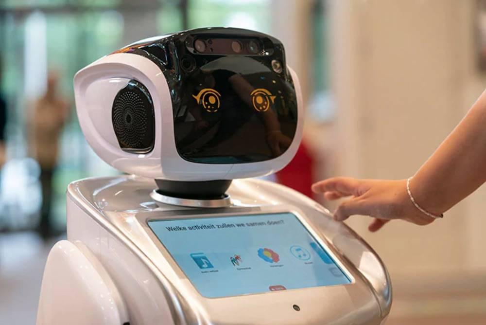 Zorgrobot SARA gaat ouderen helpen bij Vitalis - ICT&health | Het ...