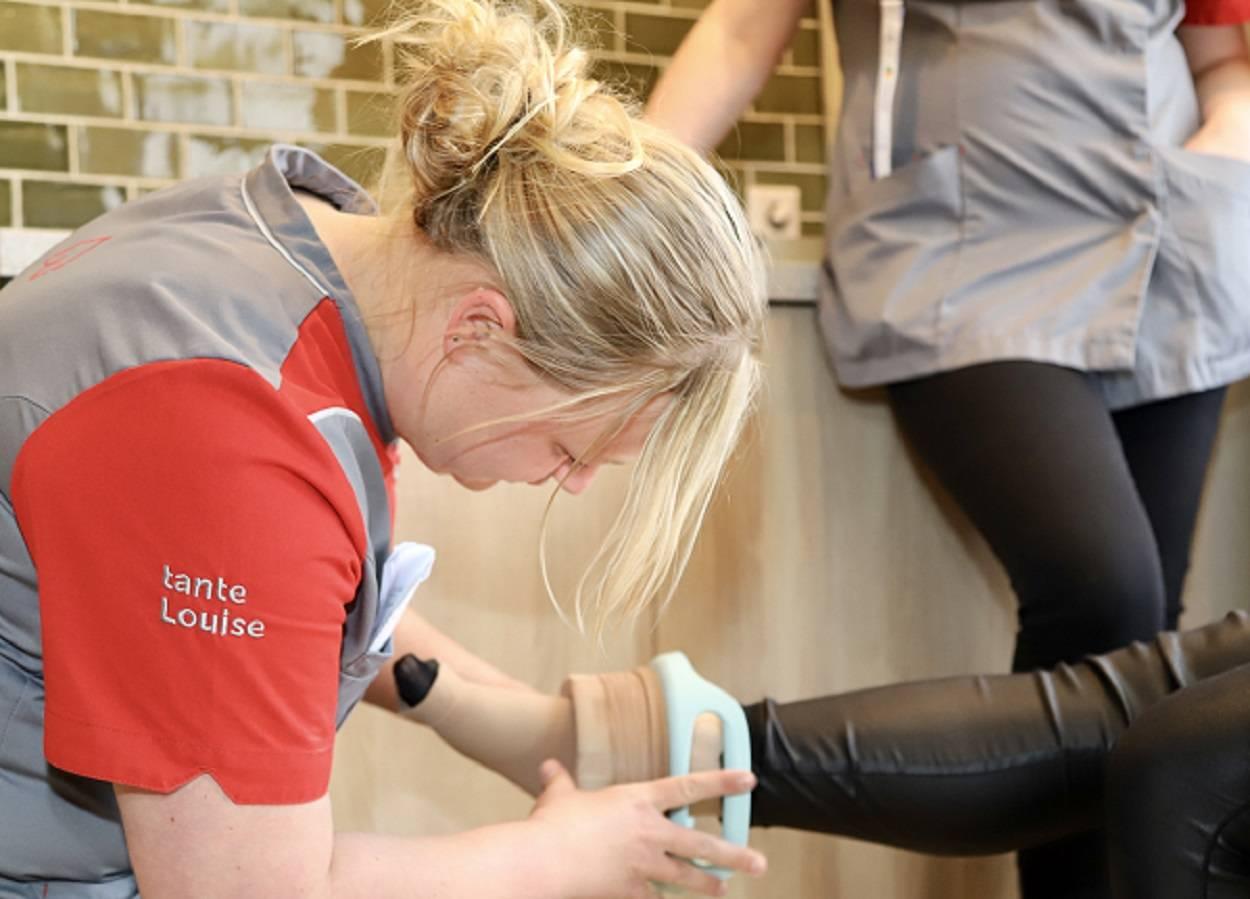 Doorontwikkeling HelpSoq bespoedigt thuiszorg en verpleeghuizen - ICT&health | Het officiële ...